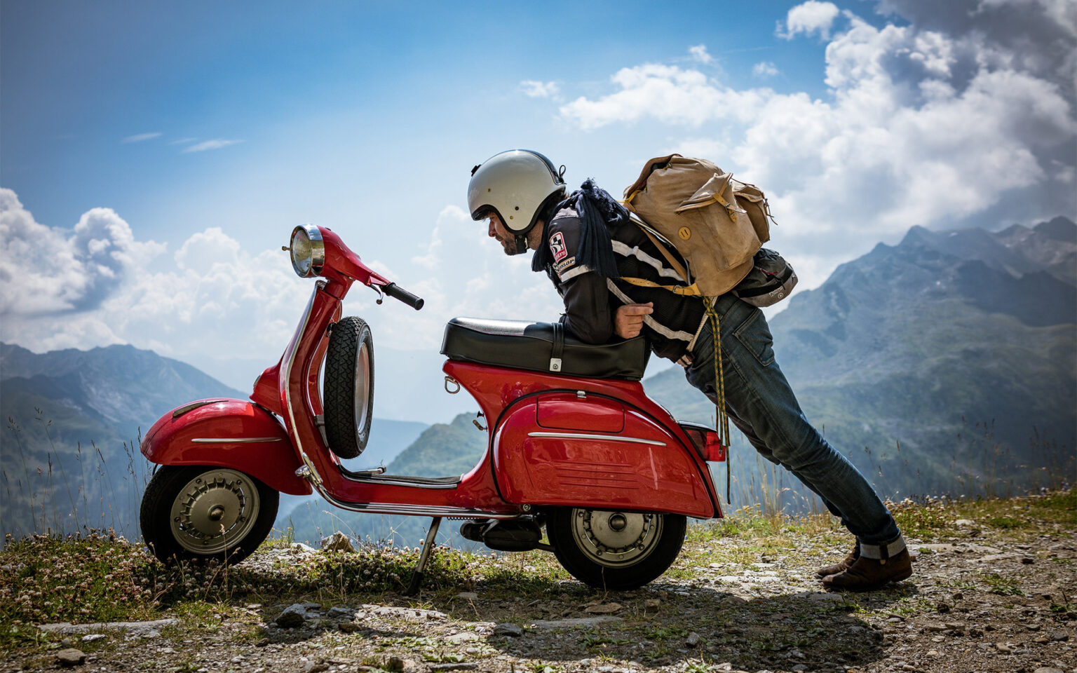 Die Vespa richtig tanken: So geht’s! - VESPA MAG