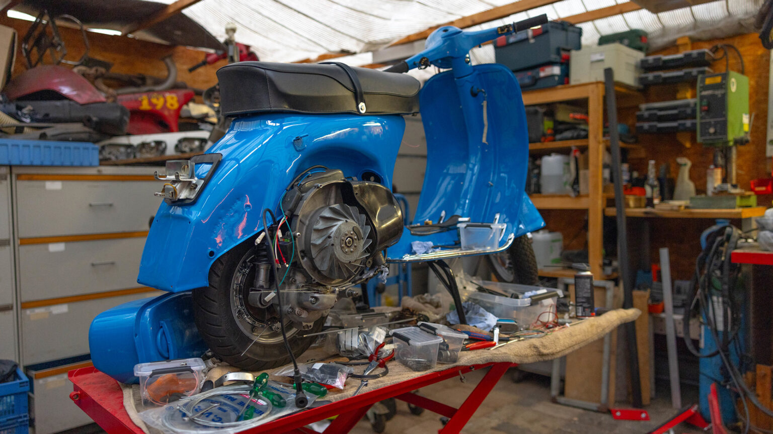 How fast does a Vespa go? - VESPA MAG