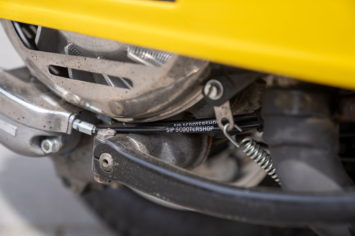 Model presentation: Vespa Rally 200 with a twist - VESPA MAG