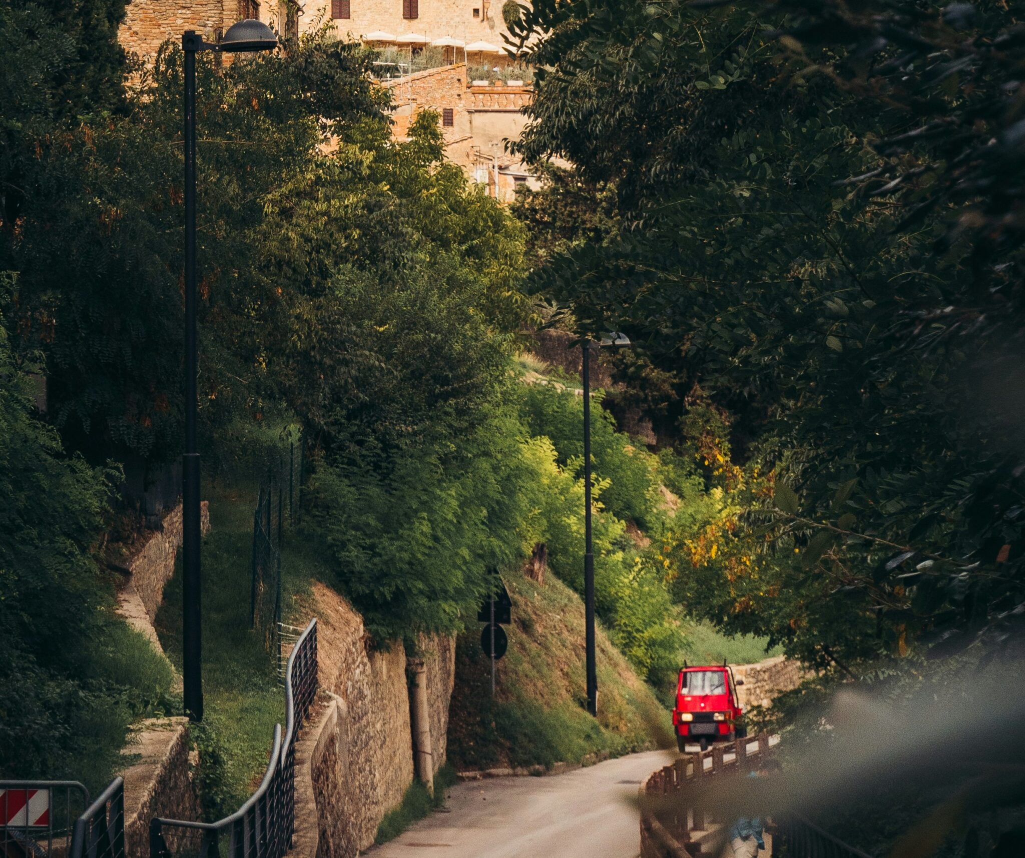 On tour with the ape - VESPA MAG
